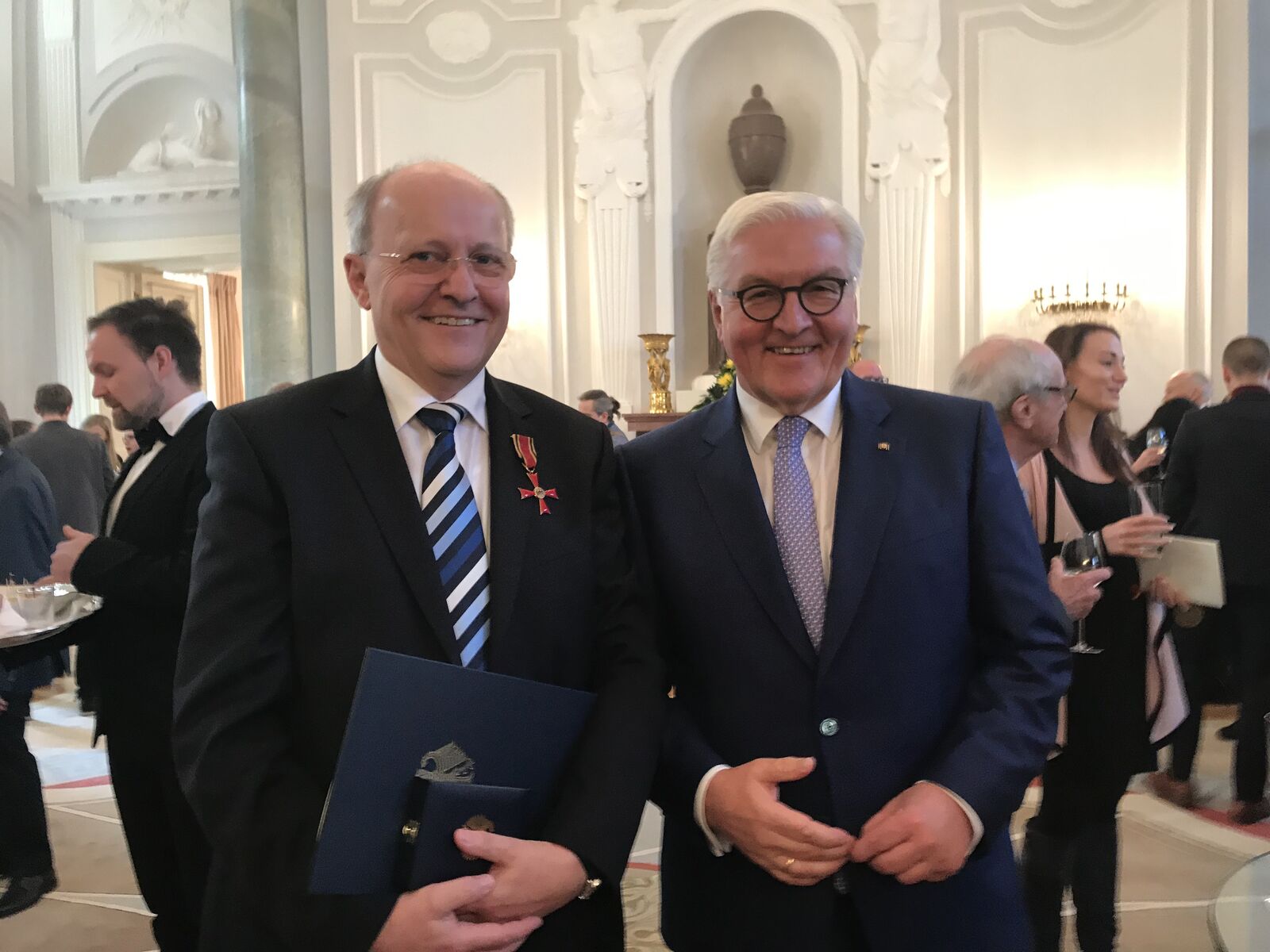 Prof. Dr. Rainer Gebhardt mit Verdienstorden geehrt | Erzgebirge ...